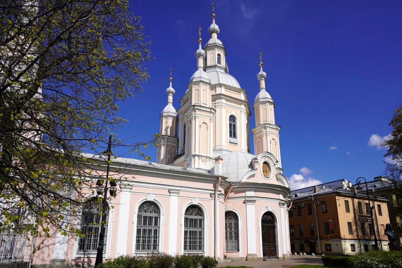 Известный рестлер и актёр Халк Хоган крестился в баптистской церкви ...